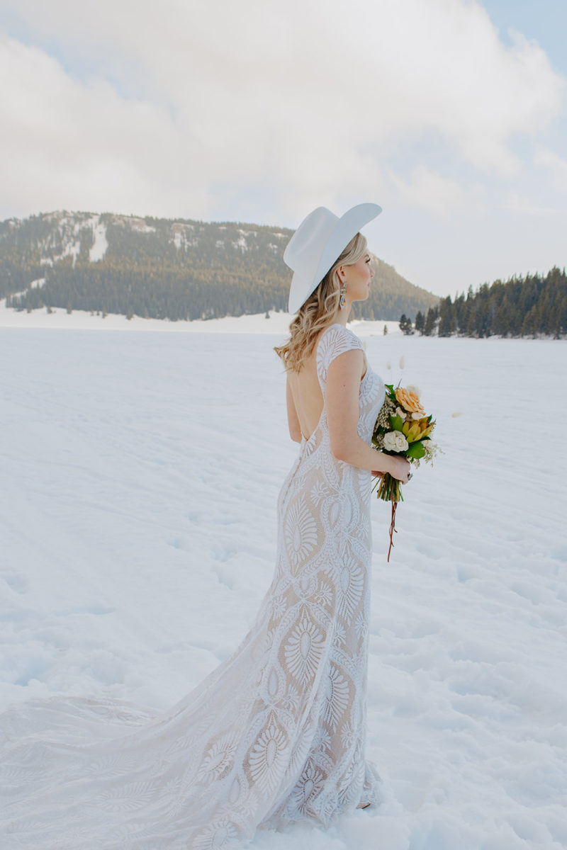 Wyoming Winter Wedding in Mountains | Foxtails Photography