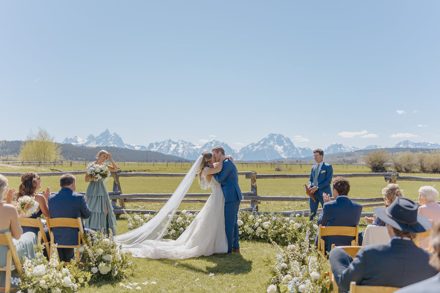 Diamond Cross Ranch Wedding - Jordyn + Nick | Foxtails Photography