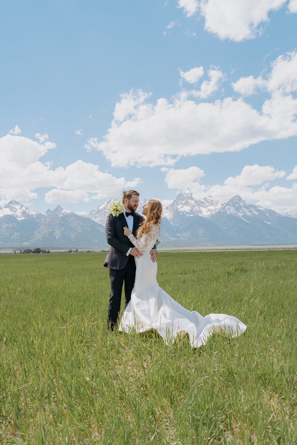 Jackson Hole Wedding: Ryanne + James | Foxtails Photography