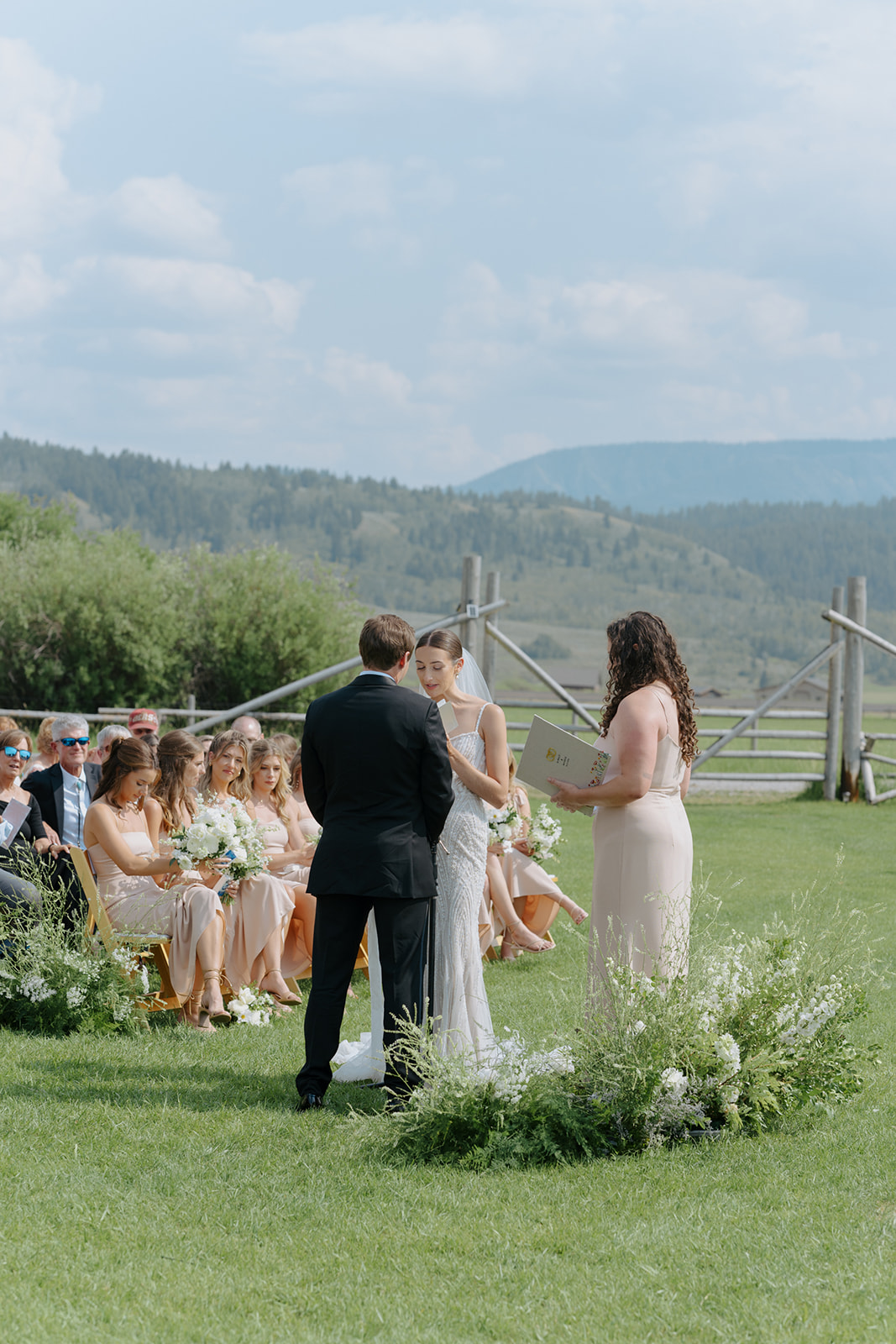 Retro Chic Diamond Cross Ranch Wedding | Foxtails Photography